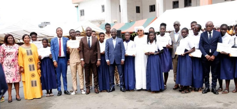 Côte d’Ivoire / Le maire Adama Bictogo octroie 5 000.