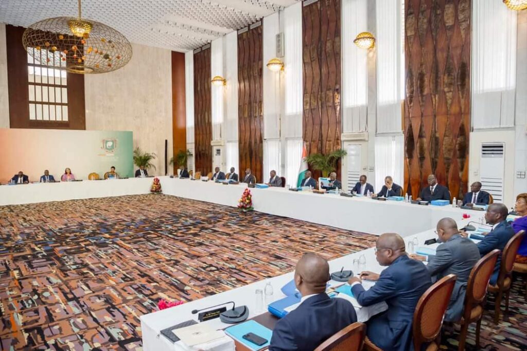 Côte d'Ivoire / METFPA : Formation par Alternance. Côte d'Ivoire / METFPA : Formation par Alternance.