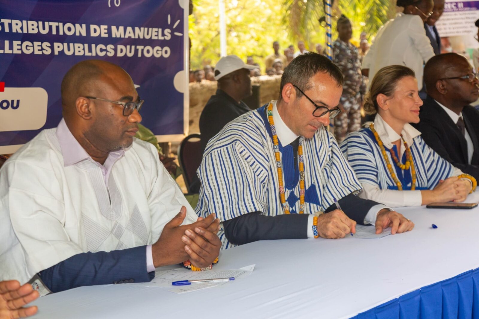 Togo / MEPST : Les 1035 collèges publics dotés de supports.