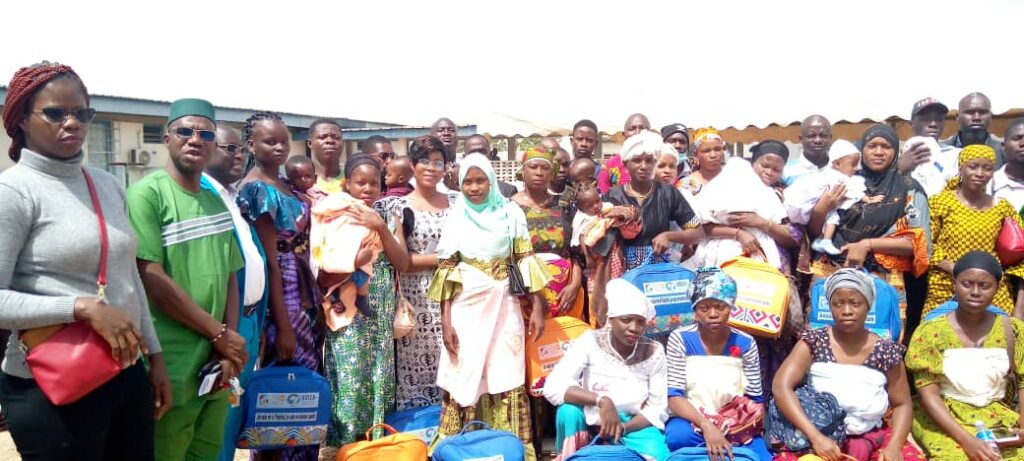 Santé / Vingt cinq nourrices de Mankono honorées.