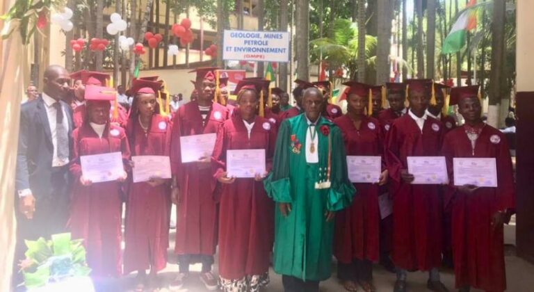 Côte d’Ivoire / Des diplômes aux étudiants en fin de cycle.